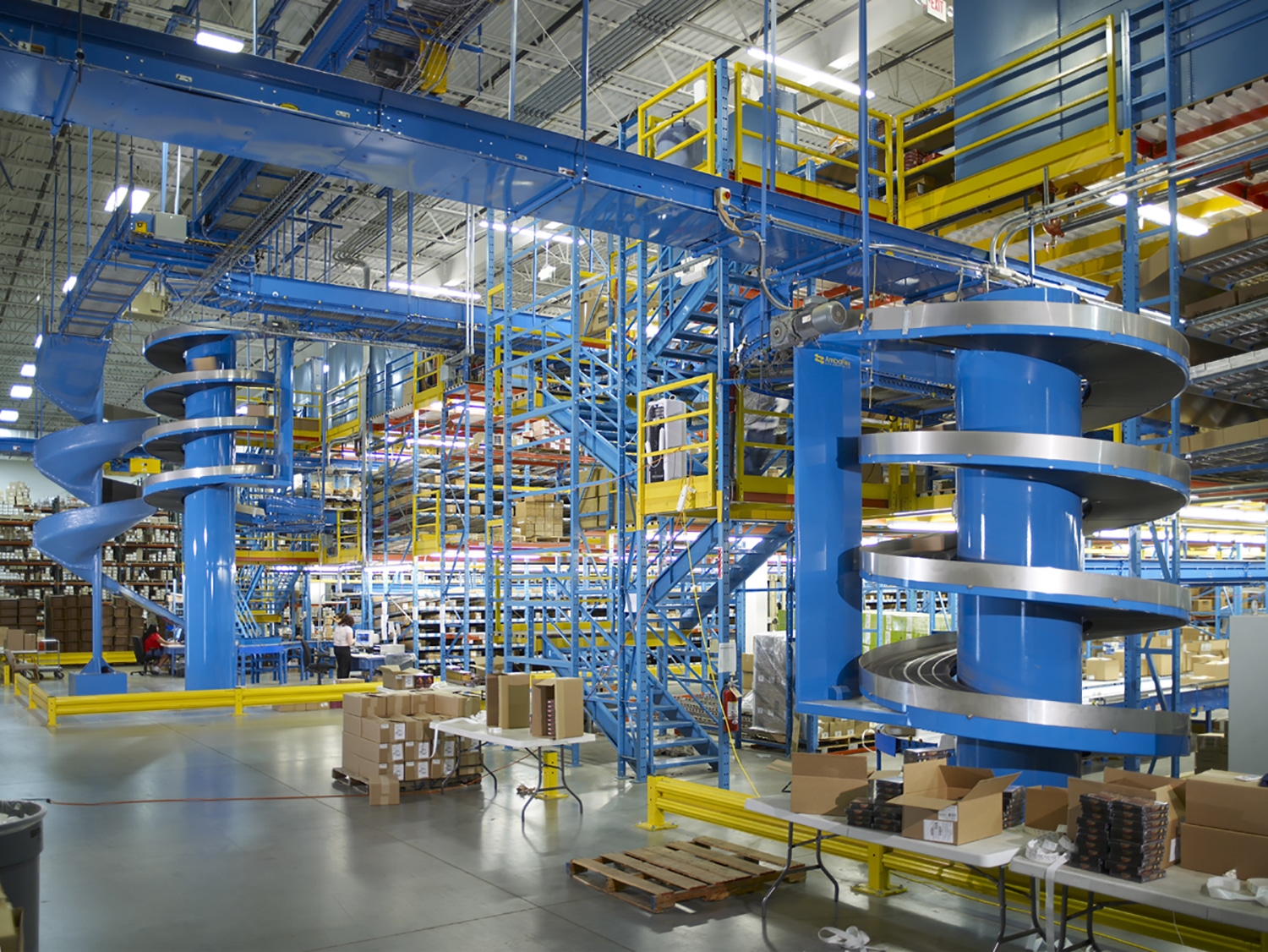 How to Choose the Right Pallet Racking System | Voss Equipment, Inc.